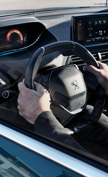 PEUGEOT i-Cockpit® | Ergonomic and innovative driving style