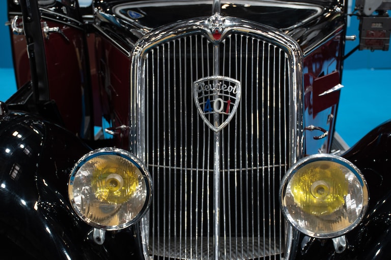 PEUGEOT 4 SERIES: THE ALLURE OF THE POWER 4