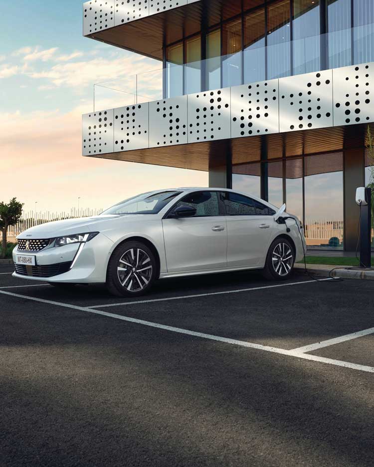 PEUGEOT plug-in hybrid cars: discover our range