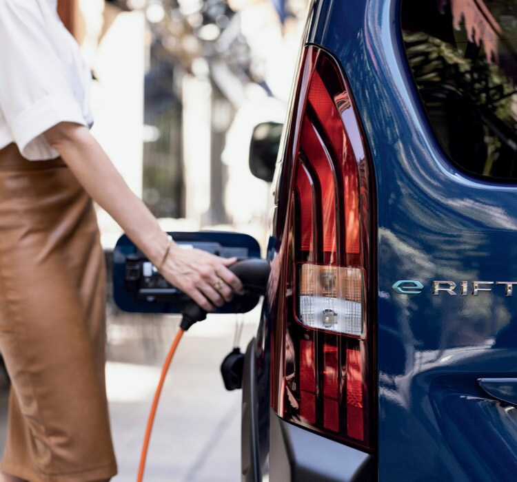 PEUGEOT e-Rifter: 100% electric family car