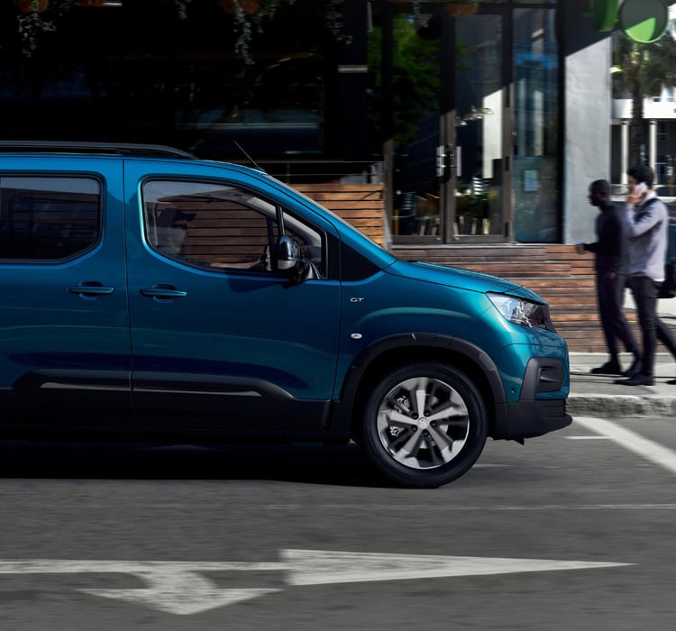 PEUGEOT e-RIFTER: The electric family car